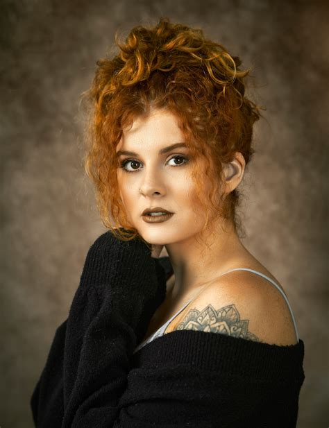 Curly Redhead Girl Face Glance Hd Phone Wallpaper Rare Gallery