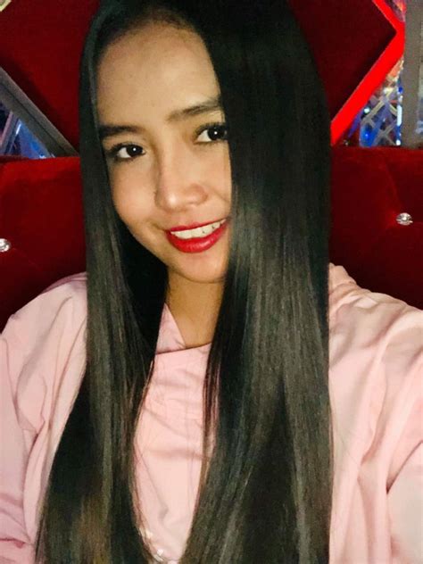 Mo Mo លក់ផលិតផលថែរក្សារសម្រស់