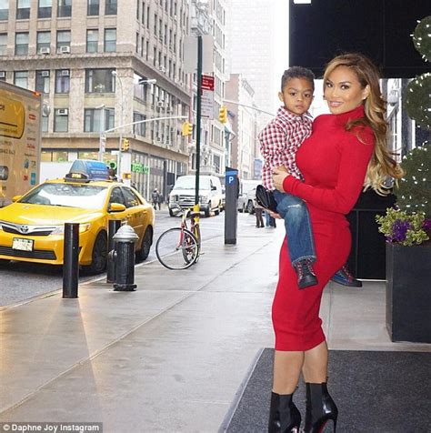 Cent S Ex Girlfriend Daphne Joy Looks Curvy In Red Dress With Son Sire In Nyc Daily Mail Online