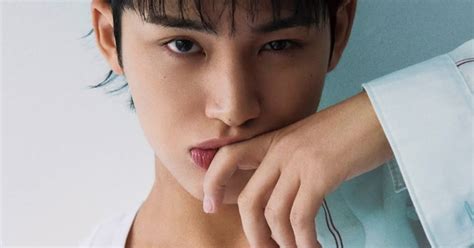 민규 “세븐틴 친구 같은 가족…계속 나아가고 싶다” [화보]