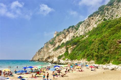 Сан Феличе Чирчео има най хубавото море и плажове близо до Рим Снимки