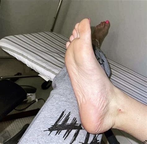 Victoria Waldrips Feet
