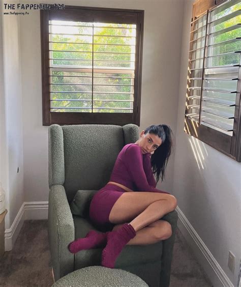 Nicole Williams Sexy In Cozy Xmas Outfit Photos The Fappening