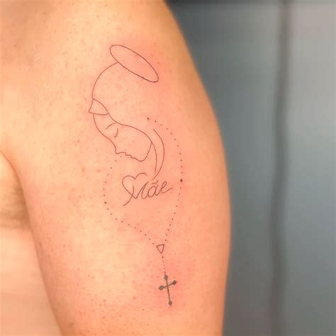 Artist Bia The Kingdom Tattoo