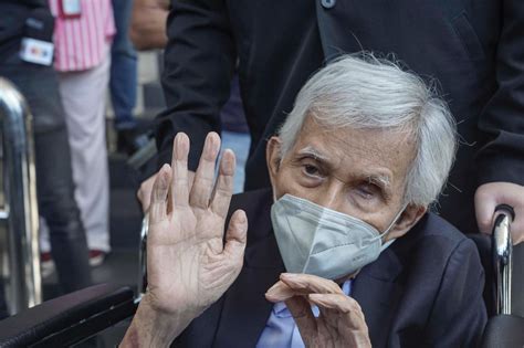 Biodata Allahyarham Tun Daim Zainuddin