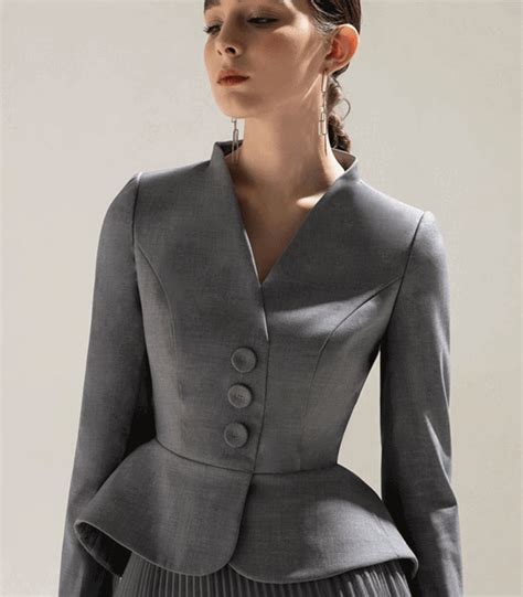 [고품격 유럽풍 레트로 헵번 투피스]스몰 웨딩 예복 고급 그레이 정장 수트 세트 회색 정장 명품 스타일 긴팔 노카라 브이넥 브레이저 크롭 자켓 여성 재킷 봄 여름 가을 핀턱