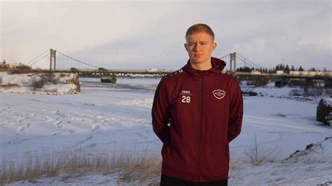 Tryggvi Framlengir Til þriggja ára Sunnlenskais