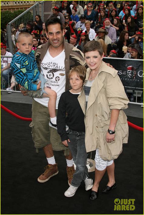 Dixie Chicks Natalie Maines Files For Divorce From Adrian Pasdar After 17 Years Of Marriage