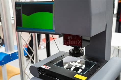 Optic Machine For Precise Measurement Of Part Size And Quality