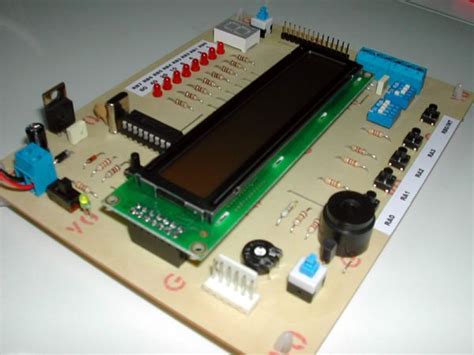 playpic tutorial board for the pic16f84a microcontroller