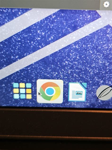 remove white box behind icon when hovering r pop os