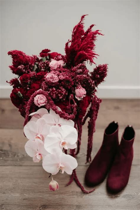 69 Sophisticated Burgundy Wedding Bouquets Weddingomania