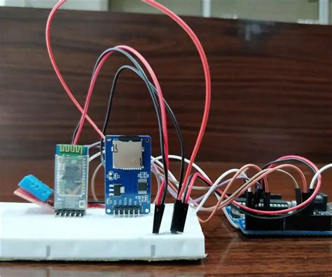 Регистратор данных температуры и влажности с Arduino на телефон Android с модулем Sd карты через