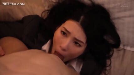 A Married Woman Teacher Suzu Honjo Who Has Repeatedly Had Sex With A Babe Who Has Become A