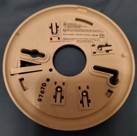 Simplex 4098 9601 Conventional Smoke Detector With 4098 9788 Base La Paz County Sheriffs