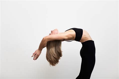 Stretching Collo E Spalle 7 Esercizi Per Sciogliere La Tensione