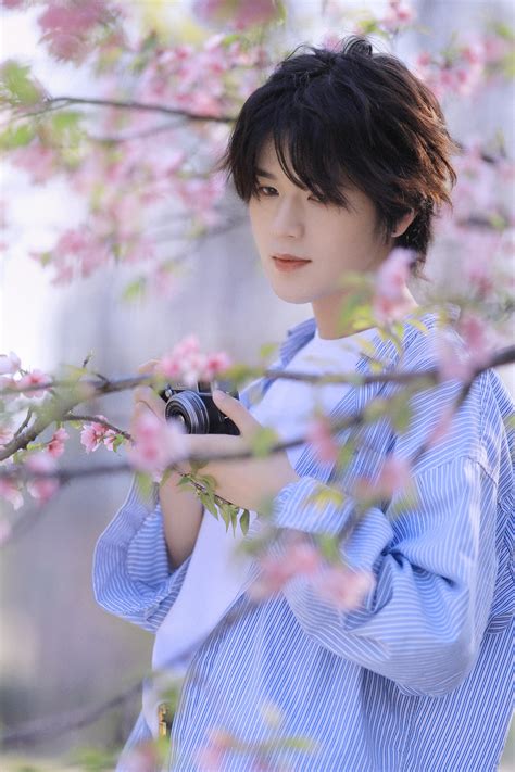 艺图语 20220529 樱花少年 李宇轩yashon 微图坊