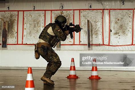German Special Forces Demonstrate Their Skills Photos And Premium High