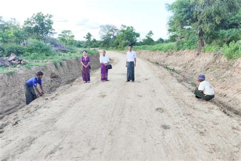 မိတ္ထီလာမြို့နယ် ဆည်ကုန်းကျေးရွာ၌ ကျေးရွာကုန်ထုတ်လမ်း ဖောက်လုပ်ဆောင်ရွက