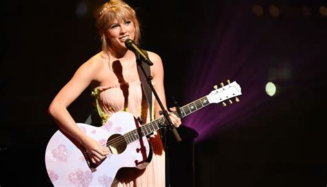Taylor Swift Presentó Su Disco Lover En Concierto Exclusivo En París