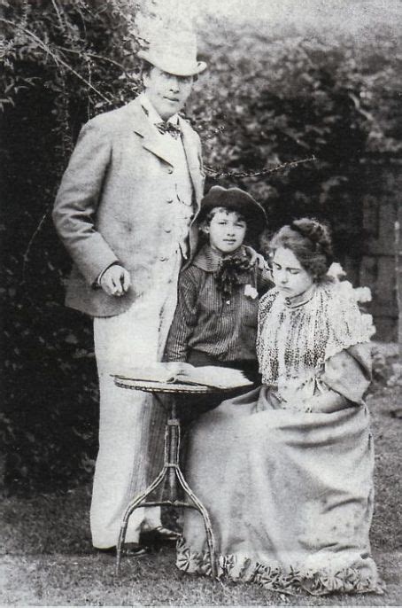 Oscar Wilde And Constance Lloyd Dating Gossip News Photos