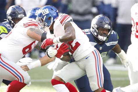 Notes From The Enemy Giants Defense Coming Together Daniel Jones To Play Wayne Gallman