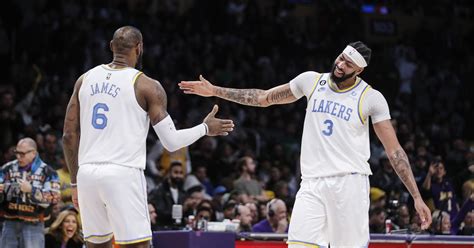 Lebron James Says Nobody He Wants At Line Late More Than Anthony Davis Silver Screen And Roll