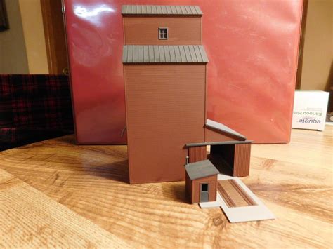 N Scale Feed Mill Building Assembled 1965046330