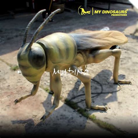 Botanical Garden Landscape Oversize Robotic Grasshopper