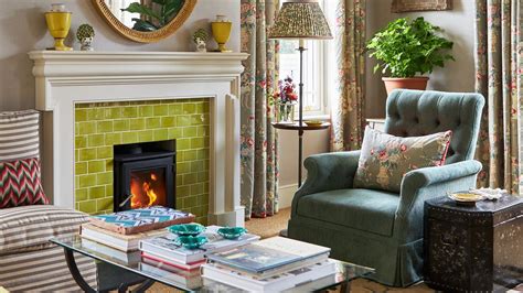 Daniel Slowiks Dos And Donts Of Decorating House And Garden