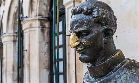 15 Statues Around The World If Touched Gets Good Fortune From Bronze