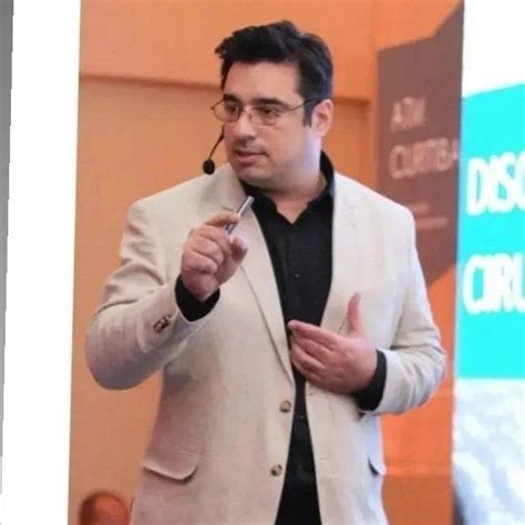 Dr Guilherme Rosetti Guilherme Rosetti • Threads Say More