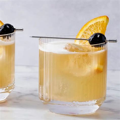 Whiskey Sour Cocktail Recipe Happy Muncher