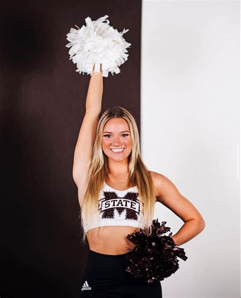 Discover 51 Senior Cheer Photos And Cheers Photo Ideas Cheer Poses