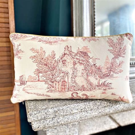 Coussin Toile De Jouy Rose Romanbrance