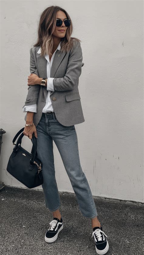 20 Casual Outfits For Women With Timeless Classy Style The Unlikely