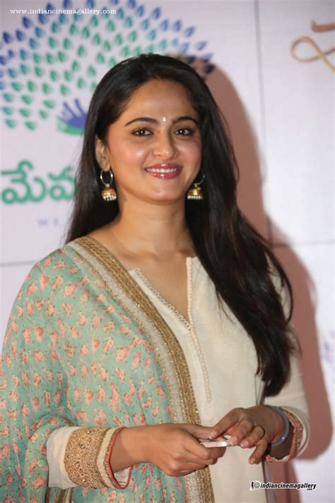 South Indian Actress Anushka Shettys Hairstyles