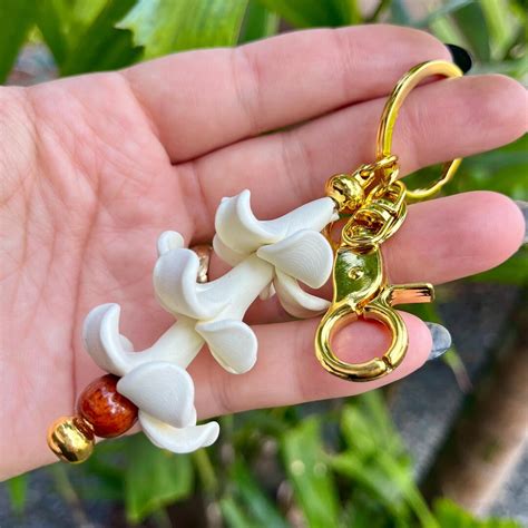 White Puakenikeni Flower Hawaii Polymer Clay Gold Tone 6” Keychain Etsy
