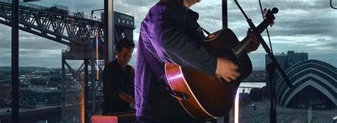 Watch Tom Walker Performs Exclusive Gig At Radisson Red Glasgow