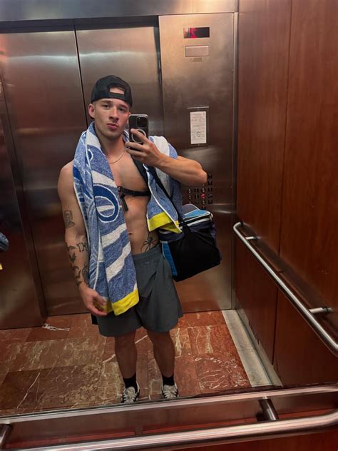 Simplenolan1 Simplenolan1 Added A New Photo