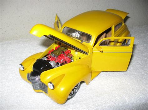 1940 Chevrolet Chevy Sedan Yellow 1 18 Shyne Rodz Metal Die Cast Super