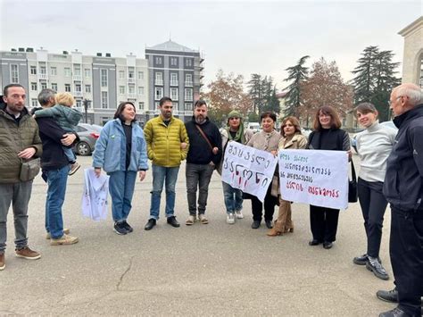 ოზურგეთში ქალთა მიმართ ძალადობის წინააღმდეგ აქცია გაიმართა გურიის მოამბე