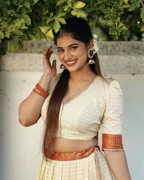 Nayanthara Chakravarthy Pictures Photos And Hd Images