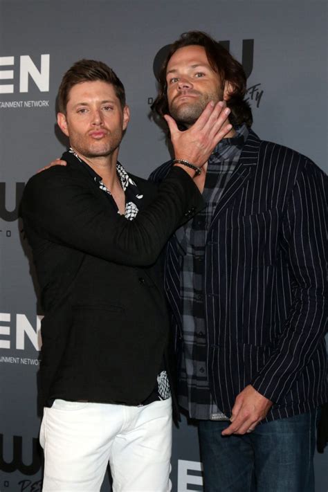 Jensen Ackles Height How Tall Is The Dean Winchester Actor Hood Mwr