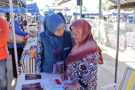 ‘sentuhan Dayang Pn Candidate Engages Communities In Sindumin