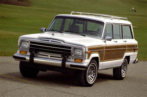 Jeep Wagoneer A Photo History Of The Style Icon Classic Status Solidi