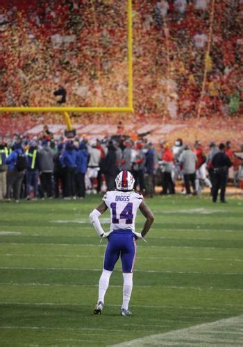 James P Mccoy Inside Memorable Photo Of Stefon Diggs Watching The