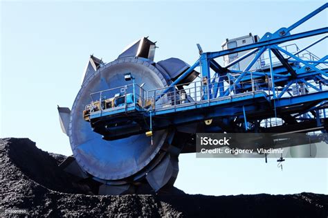 Cantilever Bucketwheel Stacker Reclaimer For Handling Of Coal And Ore