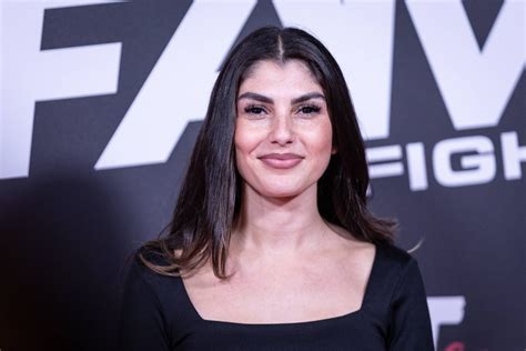 Rtl Star Yeliz Koc Posiert Im Bikini „wunderschöne Frau Derwestende