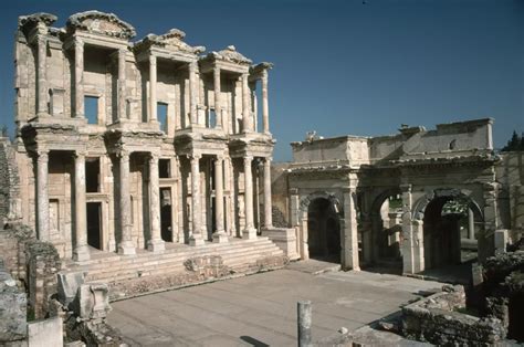 Perpustakaan Celcus Kenangan Untuk Julius Celsus Polemaeanus